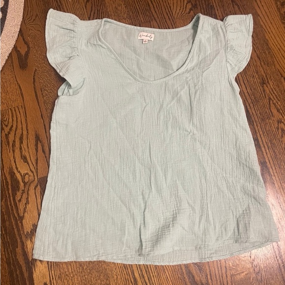 Wonderly | Tops | Wonderly Gray And White Flutter Sleeve Blouse | Poshmark